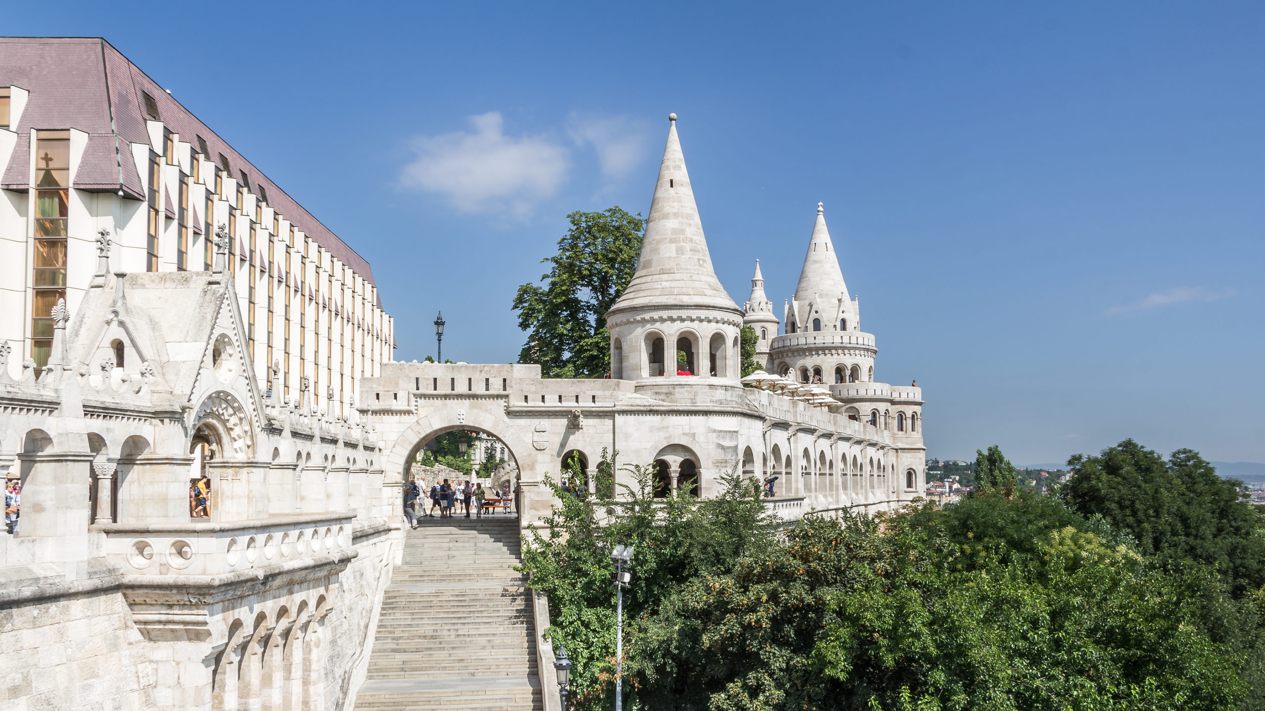 Send a parcel to Hungary | Cheap package handling services